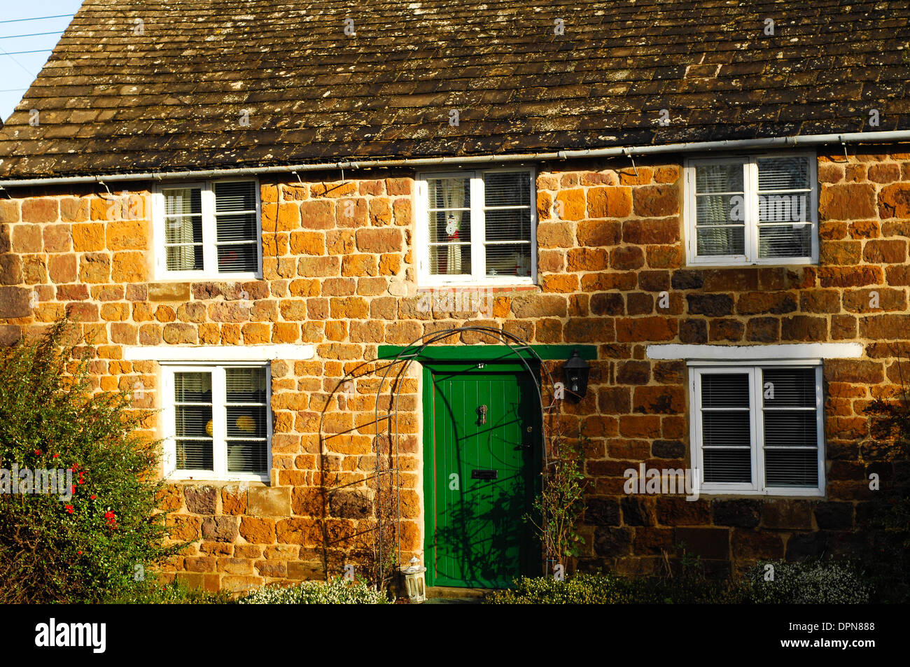 Cottage in Rockingham Village Northamptonshire Stock Photo - Alamy
