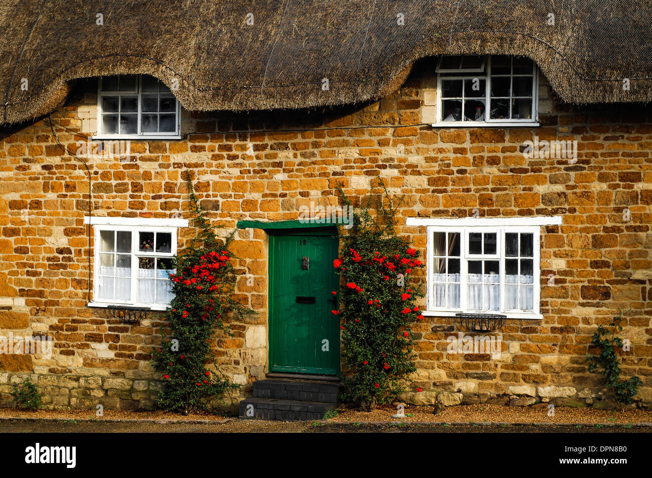 Thatched cottage Rockingham village Northamptonshire Stock Photo - Alamy