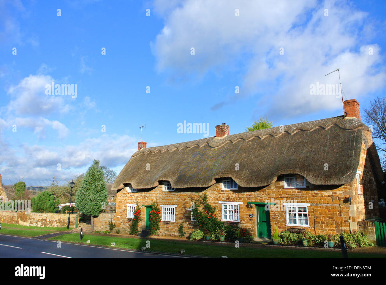 Rockingham cottage hi-res stock photography and images - Alamy