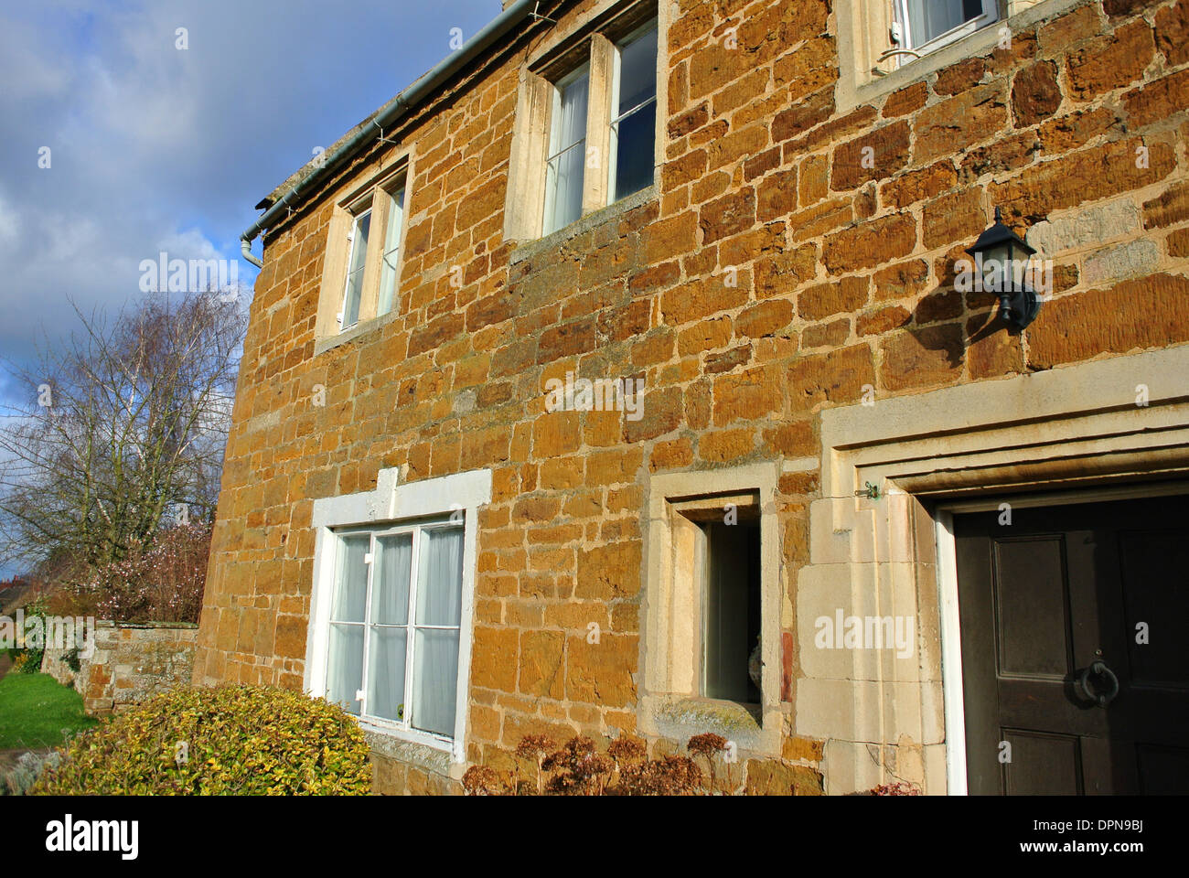 Rockingham village Northamptonshire cottage house Stock Photo - Alamy