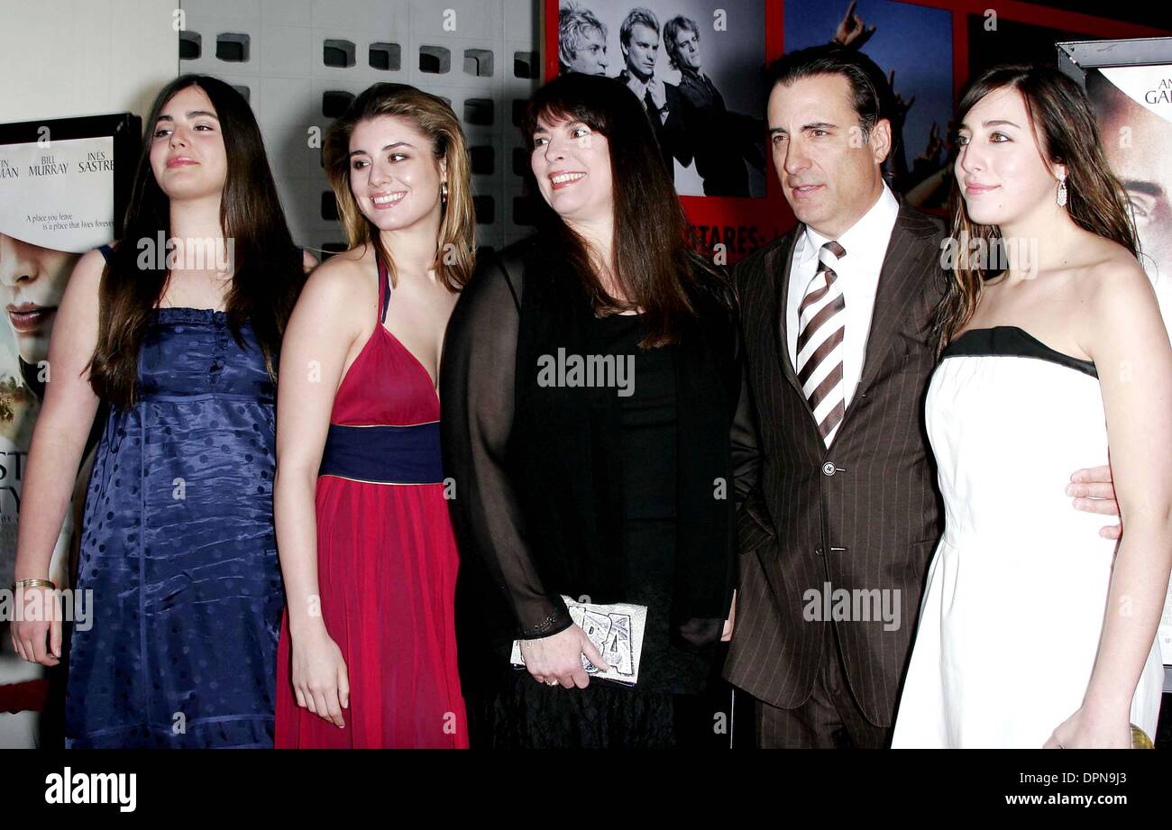 Apr. 17, 2006 - Hollywood, CALIFORNIA, USA - ANDY GARCIA, HIS WIFE AND ...