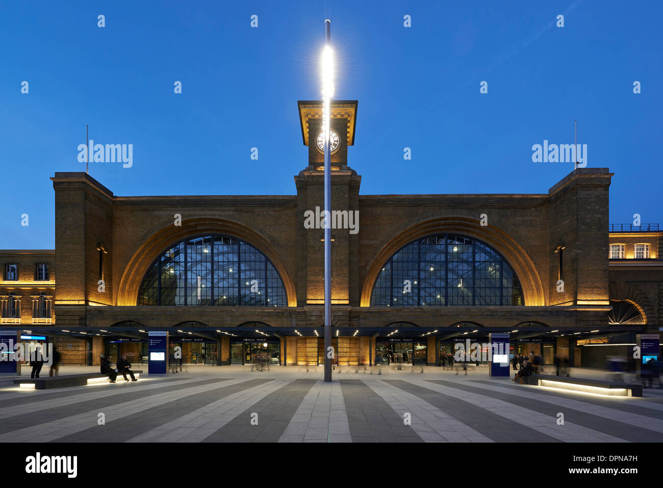Kings Cross Entrance High Resolution Stock Photography and Images - Alamy