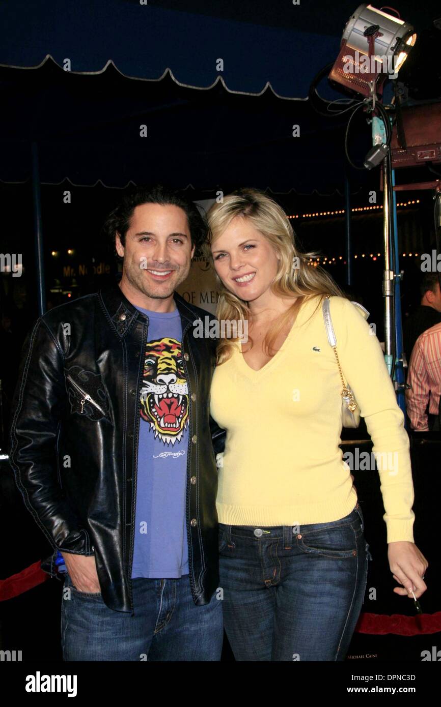 Nov. 16, 2006 - Los Angeles, CALIFORNIA, USA - JONATHAN BAKER, VICTORIA ...