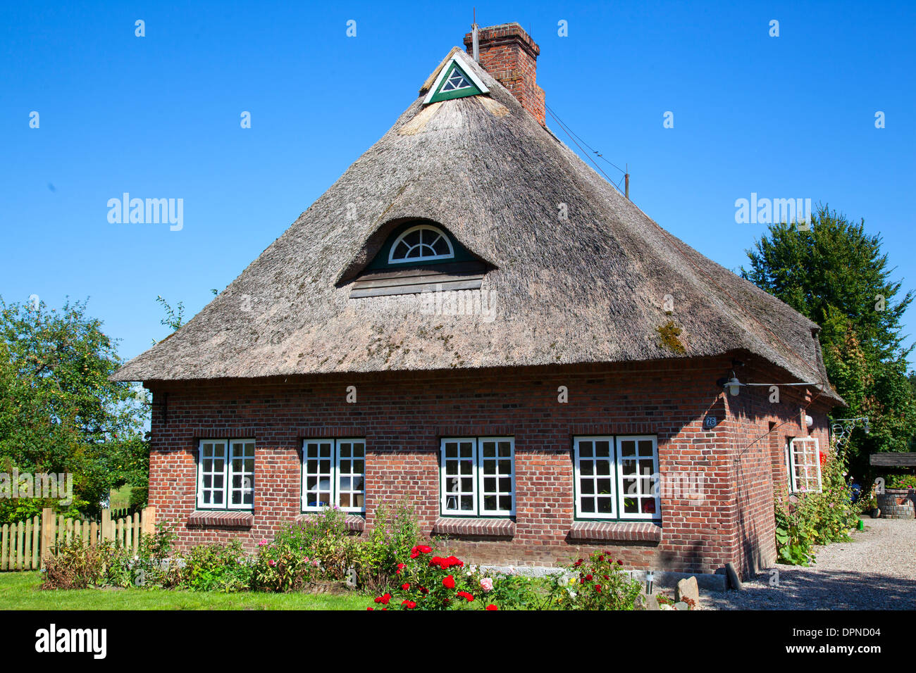 Thatched roof farmhouse germany hi-res stock photography and images - Alamy