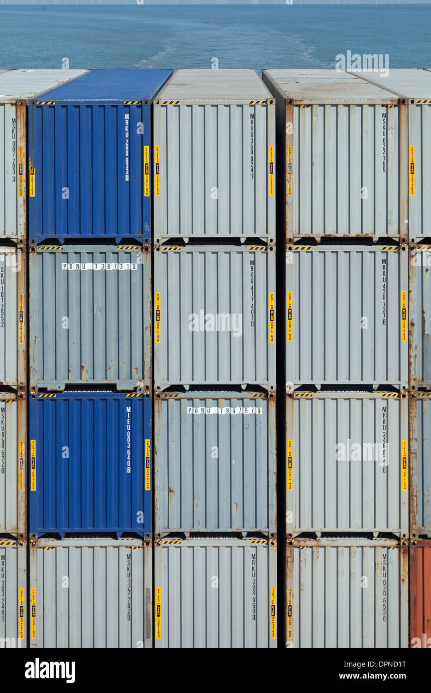 Ship stack hi-res stock photography and images - Alamy