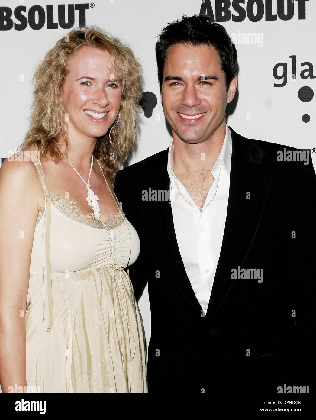 Apr. 8, 2006 - Hollywood, CALIFORNIA, USA - ERIC MCCORMACK AND WIFE ...