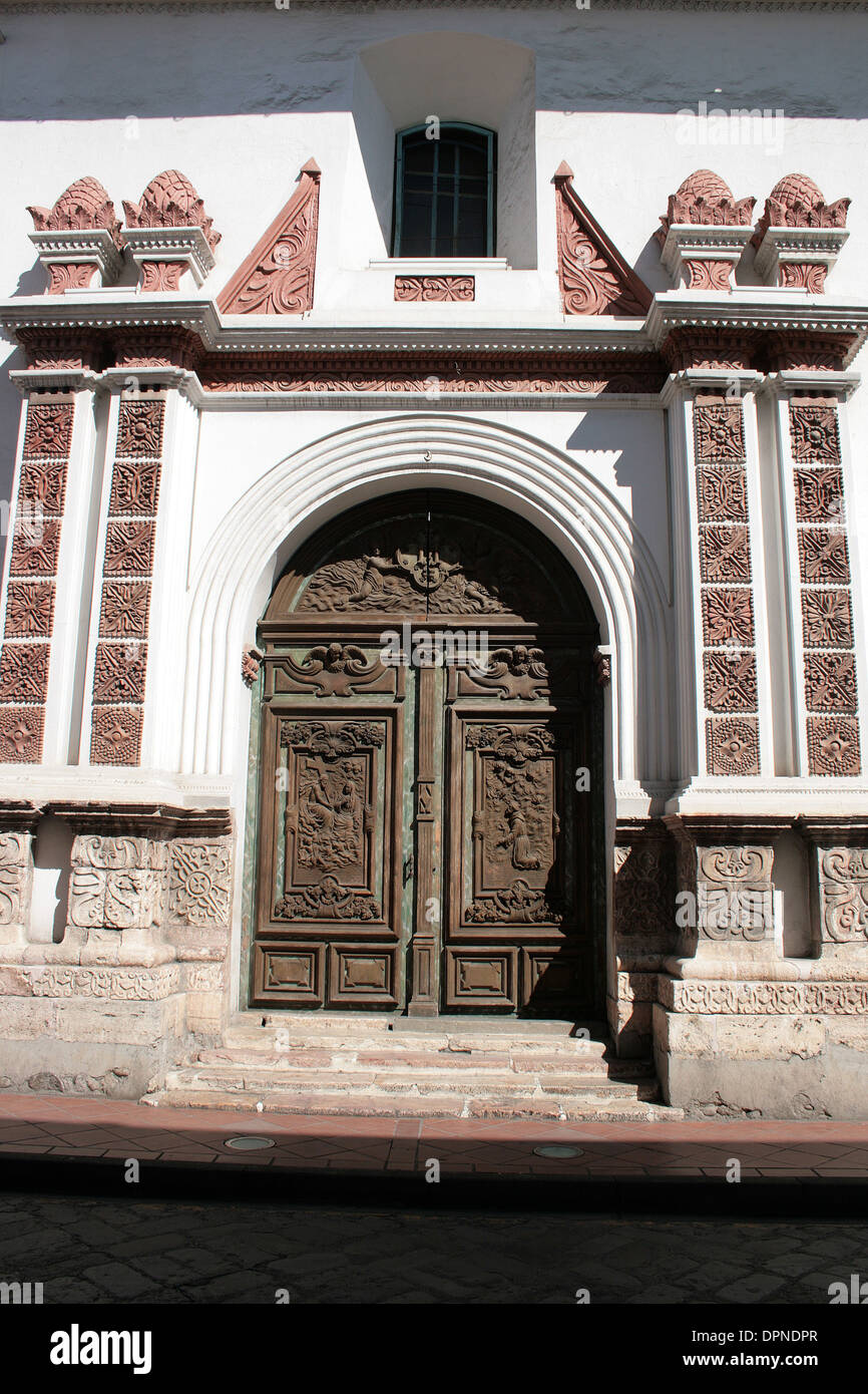 The facade of a Catholic church in Cuenca, Ecuador Stock Photo - Alamy