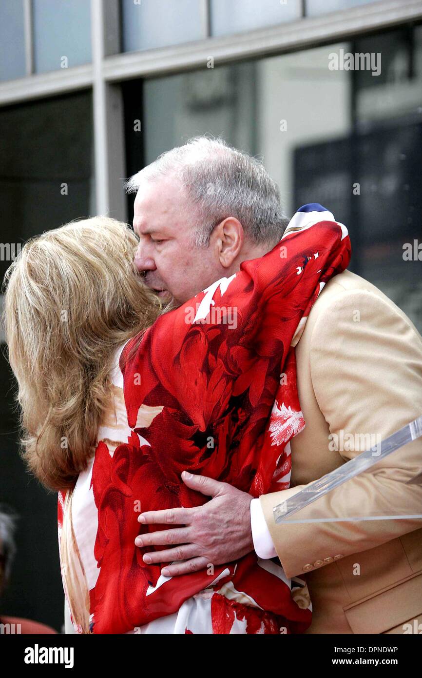May 11, 2006 - Hollywood, CALIFORNIA, USA - NANCY SINATRA AND HER ...