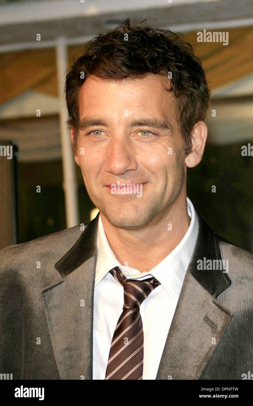 Nov. 16, 2006 - Los Angeles, CALIFORNIA, USA - CLIVE OWEN -.CHILDREN OF ...