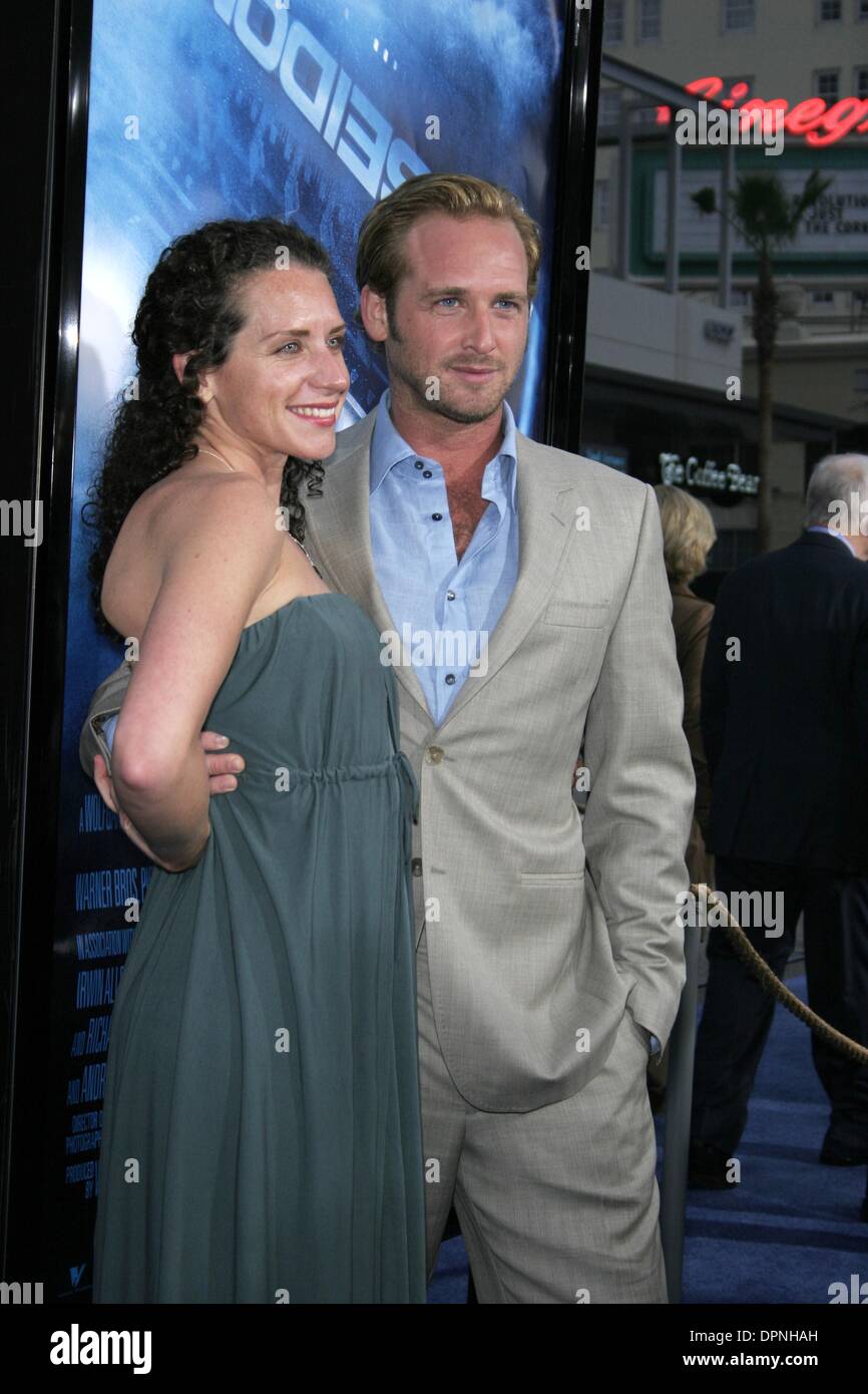 May 10, 2006 - Hollywood, CALIFORNIA, USA - JOSH LUCAS AND HIS SISTER ...