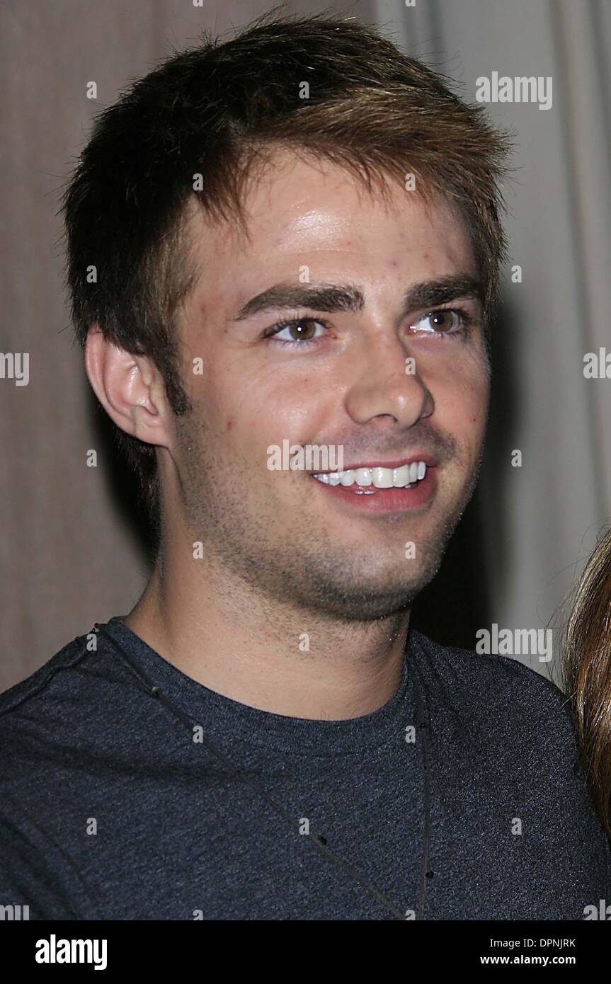 Jonathan bennett opening hi-res stock photography and images - Alamy