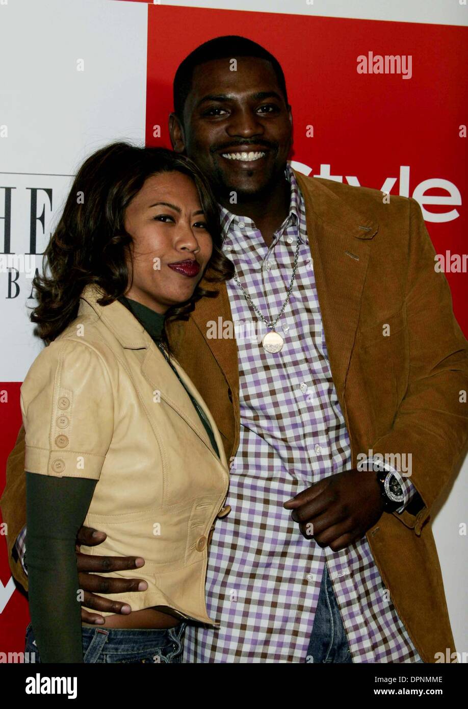 Mar. 9, 2006 - West Hollywood, CALIFORNIA, USA - MEKHI PHIFER AND ONI ...