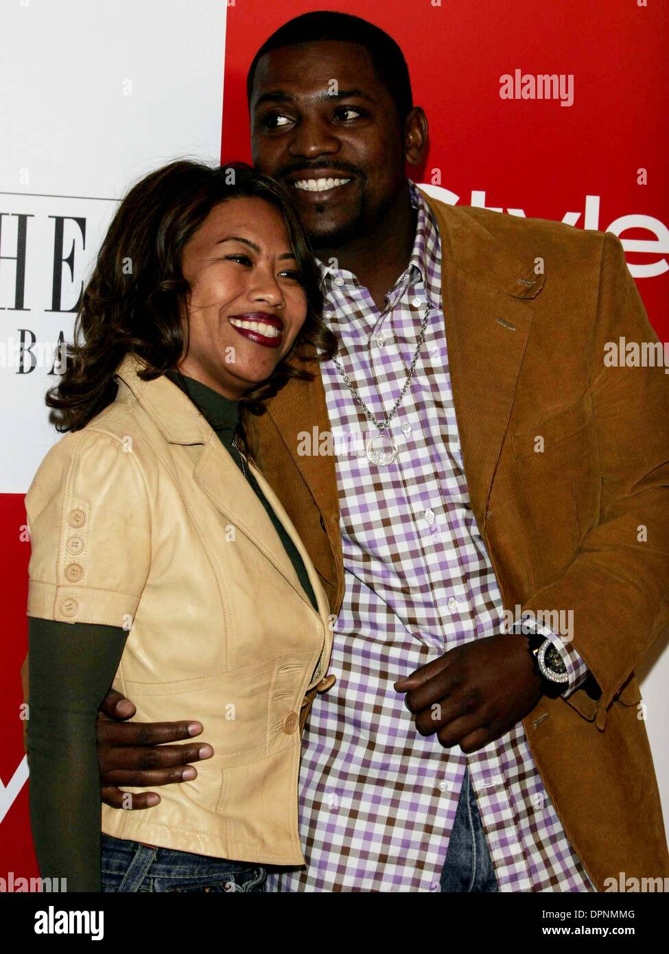 Mar. 9, 2006 - West Hollywood, CALIFORNIA, USA - MEKHI PHIFER AND ONI ...