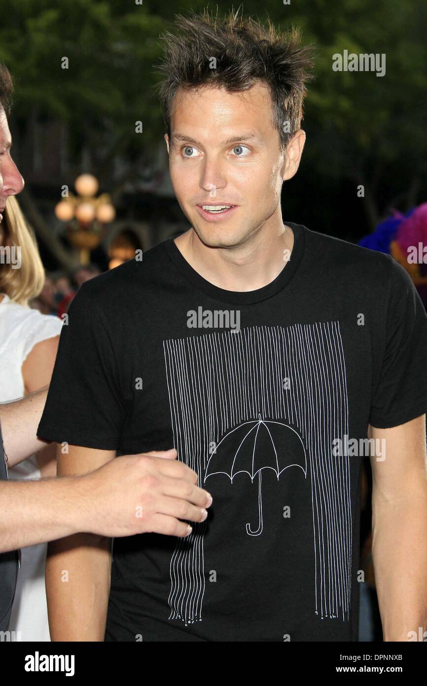 Mark hoppus 2006 pirates of the caribbean hi-res stock photography and ...