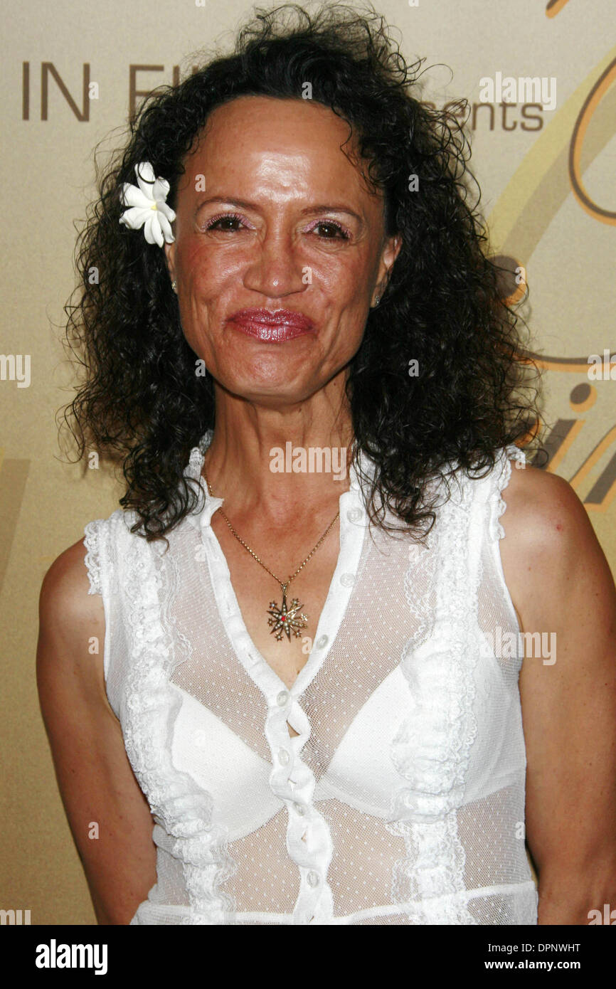 Rena owen hi-res stock photography and images - Alamy