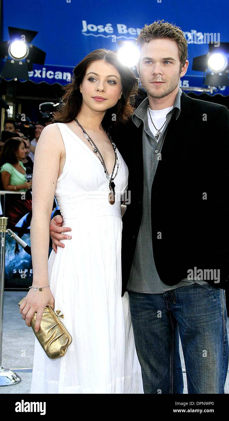 Shawn ashmore michelle trachtenberg hi-res stock photography and images ...