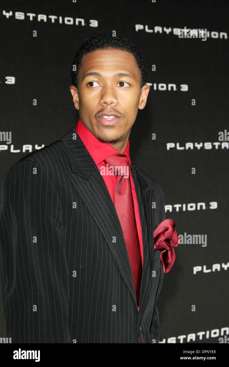 Playstation 3 launch hi-res stock photography and images - Alamy