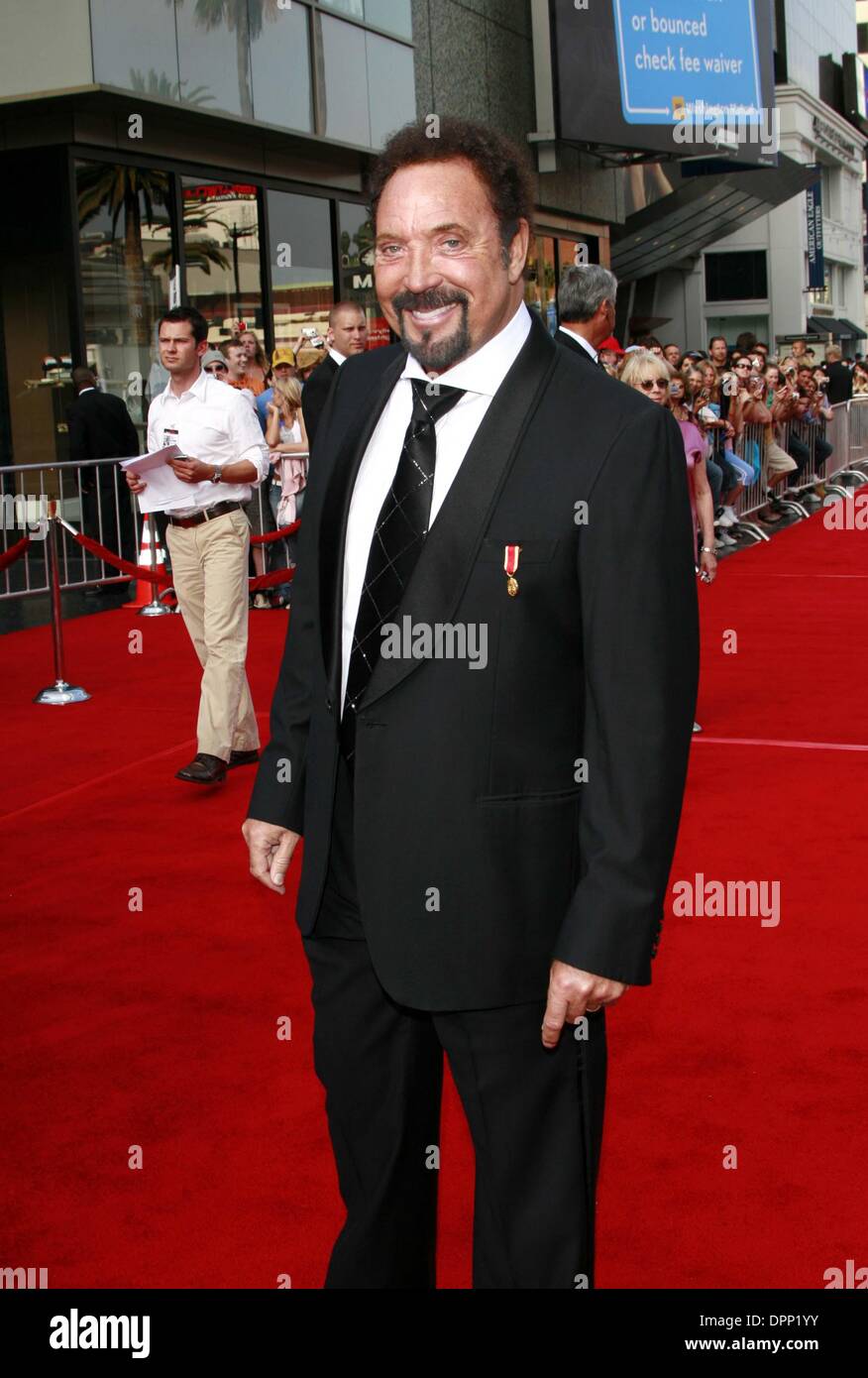 June 8, 2006 - Hollywood, CALIFORNIA, USA - TOM JONES -.SIR SEAN ...
