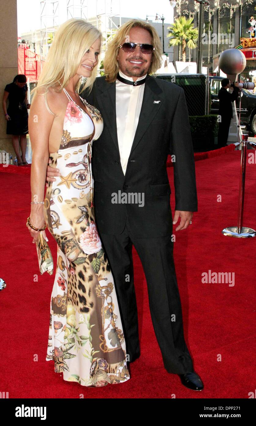 July 12, 2006 - Hollywood, CALIFORNIA, USA - VINCE NEIL AND WIFE LEA ...