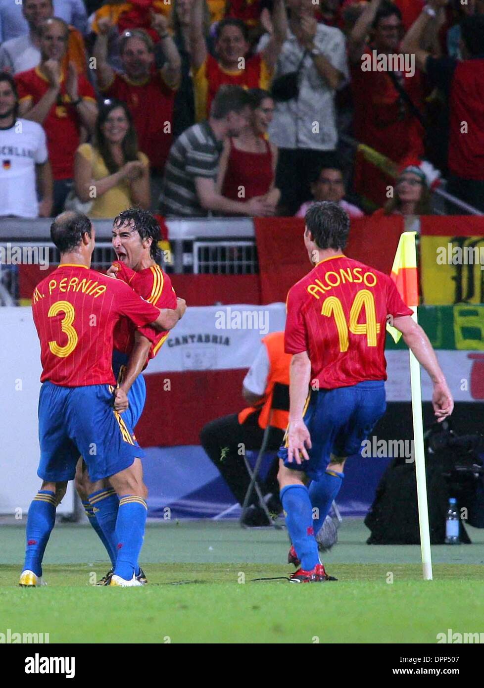 June 19, 2006 - World Cup Stadium, STUTGART, GERMANY - K48371.SPAIN VS ...