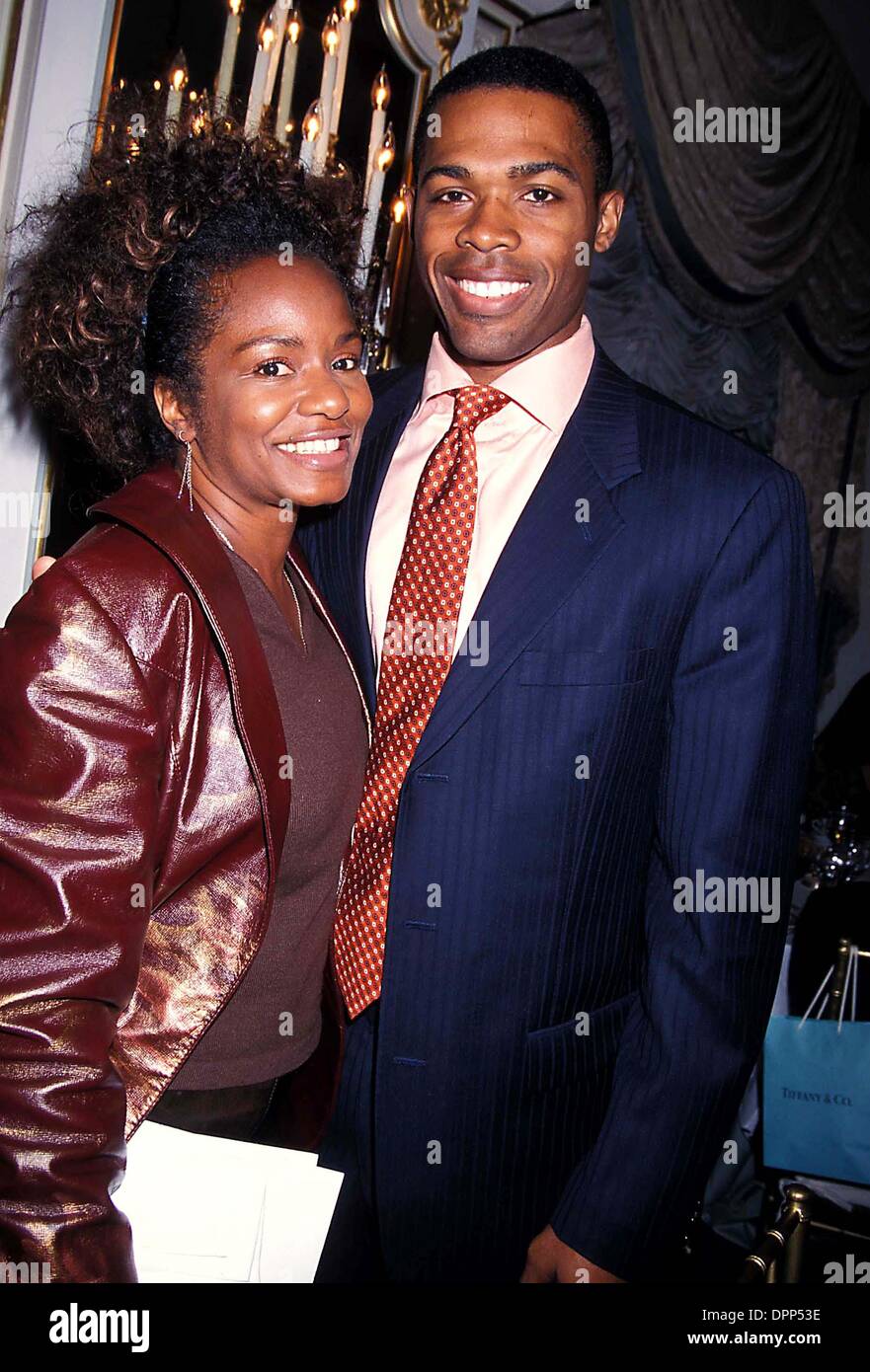 June 22, 2006 - K33528RHART.DR IAN SMITH.ROYAL CHIE FASHION LUNCHEON ...