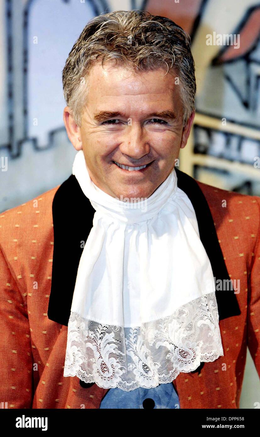 Oct. 4, 2006 - Woking, SURREY, ENGLAND - K50101.CINDERELLA PHOTOCALL ...