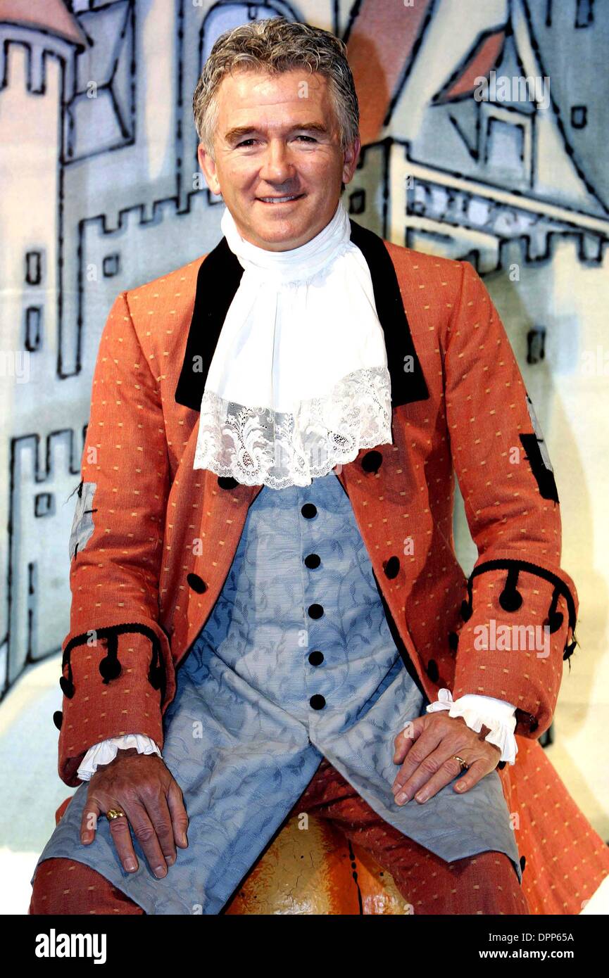 Oct. 4, 2006 - Woking, SURREY, ENGLAND - K50101.CINDERELLA PHOTOCALL ...