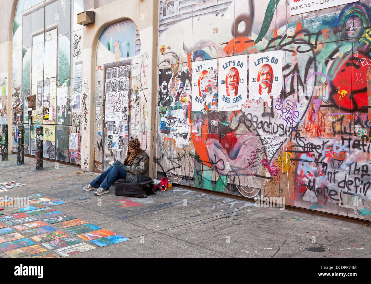 Graffiti colour hi-res stock photography and images - Alamy