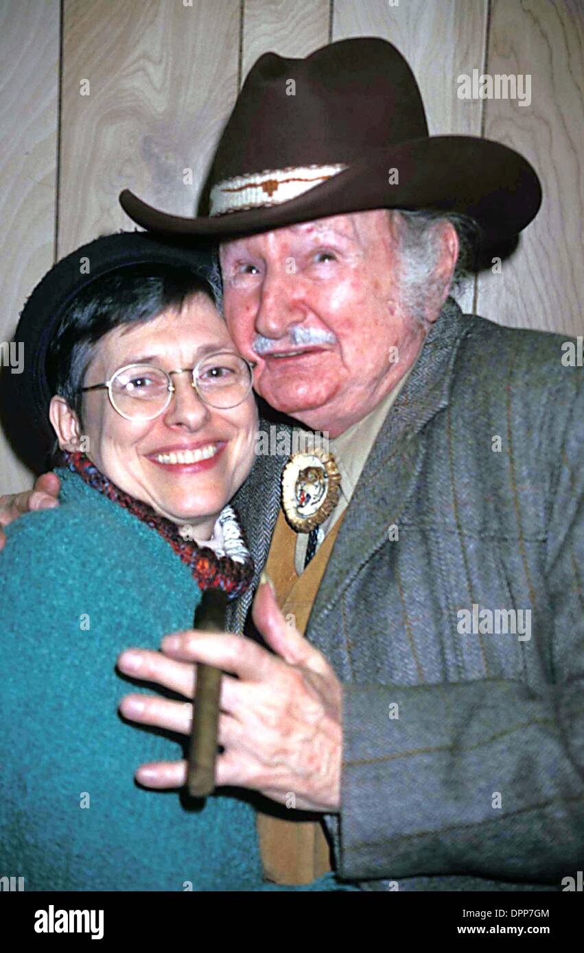 Feb 2006 k11052ww al lewis wife hi-res stock photography and images - Alamy