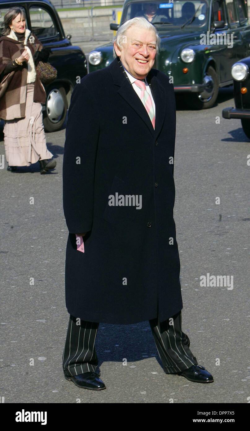 Jimmy perry writer hi-res stock photography and images - Alamy