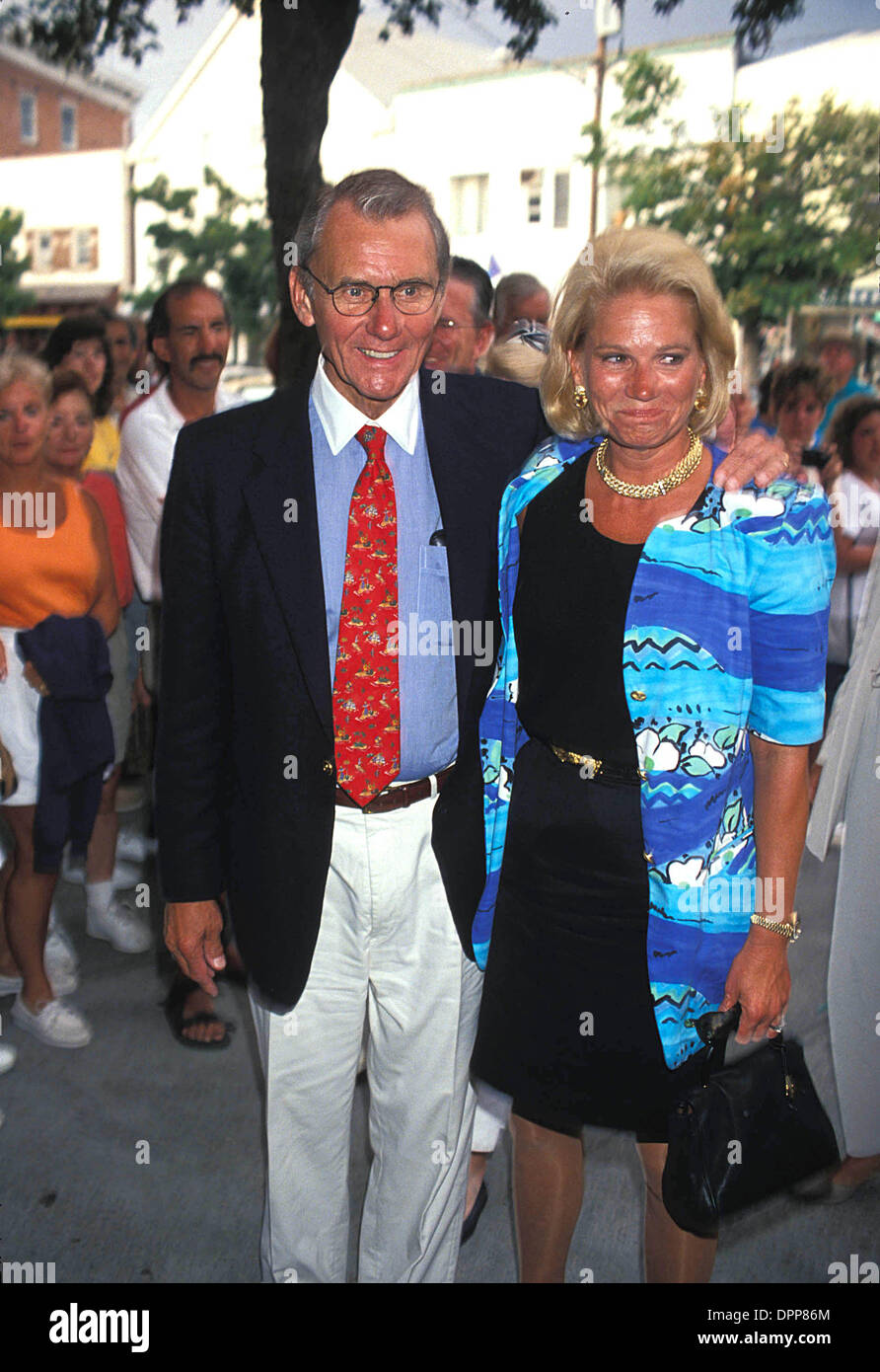 Mar. 20, 2006 - BILL BUETEL WITH HIS WIFE AT ''TRUMAN'' PREMIERE 08-12 ...