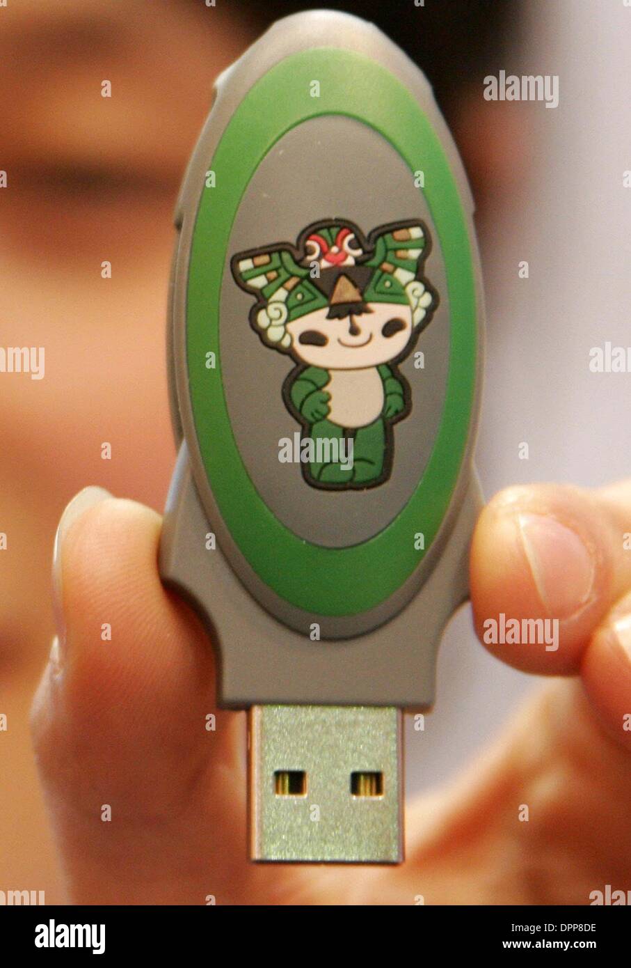 Apr. 11, 2006 - Bei Jing, BEI JING - Apr 11, 2006, Beijing, A salesgirl ...