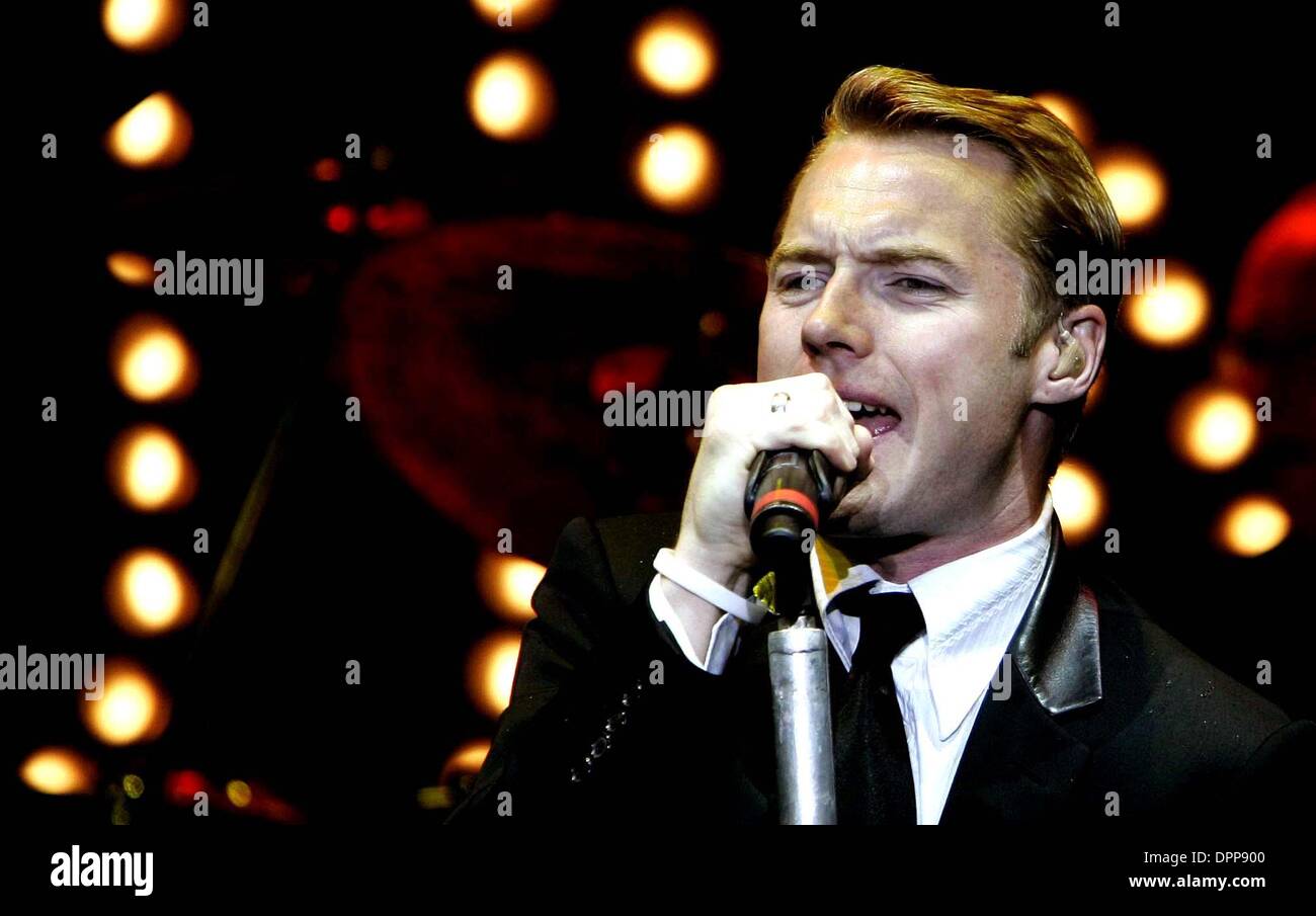 June 13, 2006 - Hampton Court Palace, SURREY, ENGLAND - RONAN KEATING ...