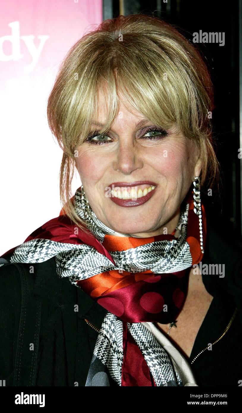 Oct. 24, 2006 - The Aldwych Theatre, LONDON, ENGLAND - JOANNA LUMLEY ...