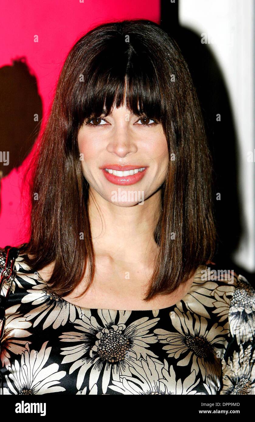 Oct. 24, 2006 - The Aldwych Theatre, LONDON, ENGLAND - LISA B.MODEL ...