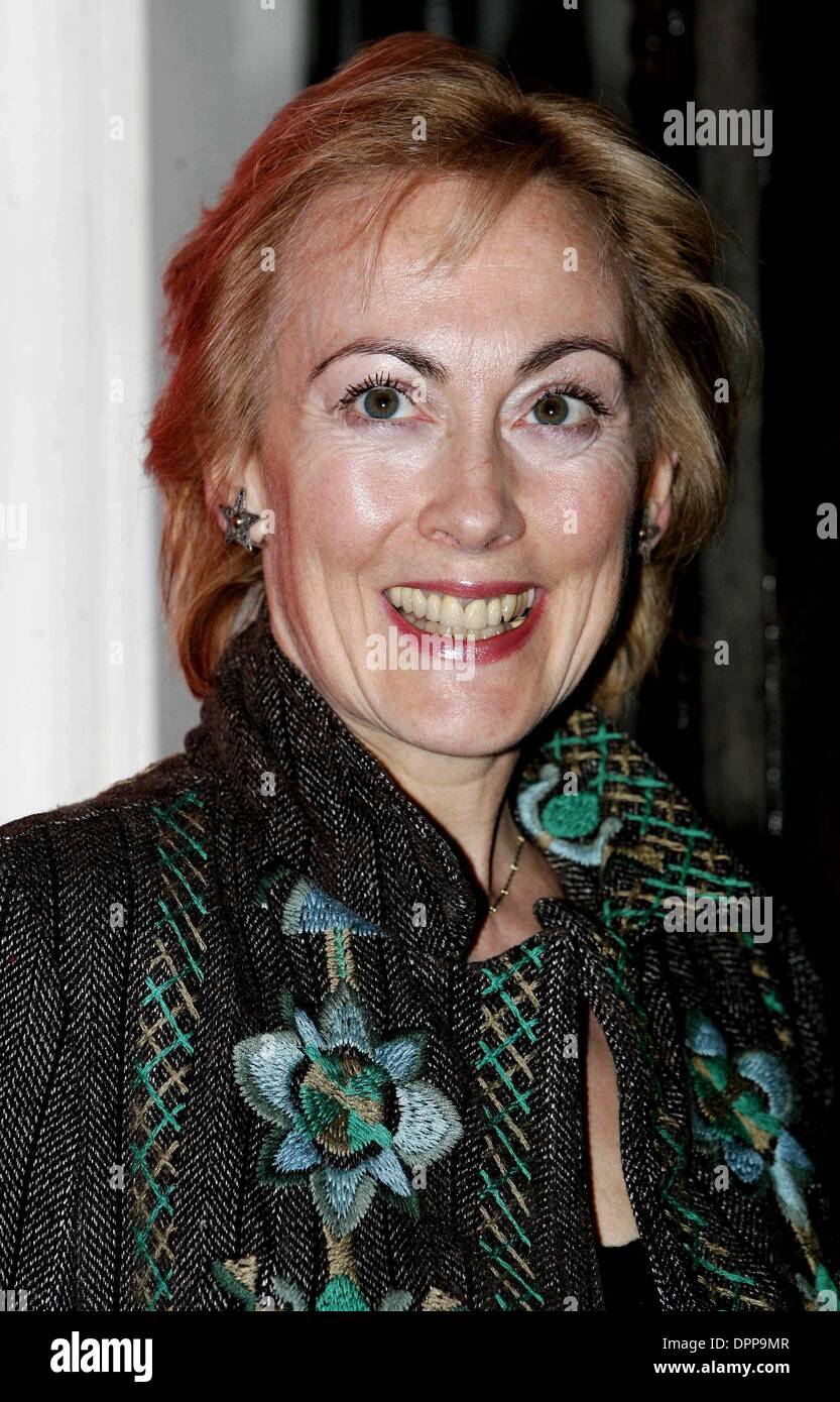 Paula wilcox hi-res stock photography and images - Alamy