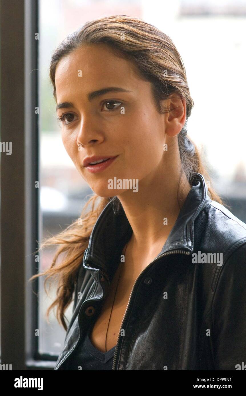 Oct. 24, 2006 - ALICE BRAGA as Anna in ''I Am Legend'' .SUPPLIED BY ES ...