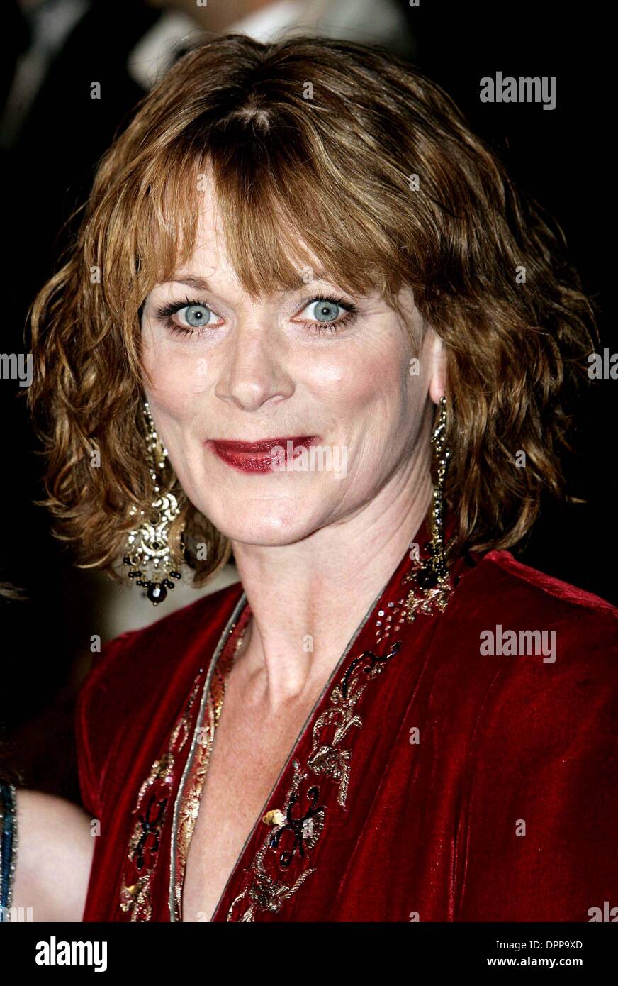 Bond actress hi-res stock photography and images - Alamy