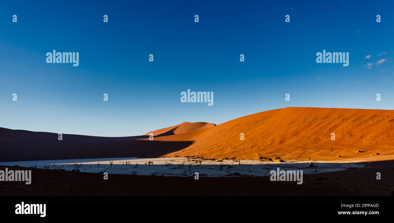 Creeping shadows hi-res stock photography and images - Alamy