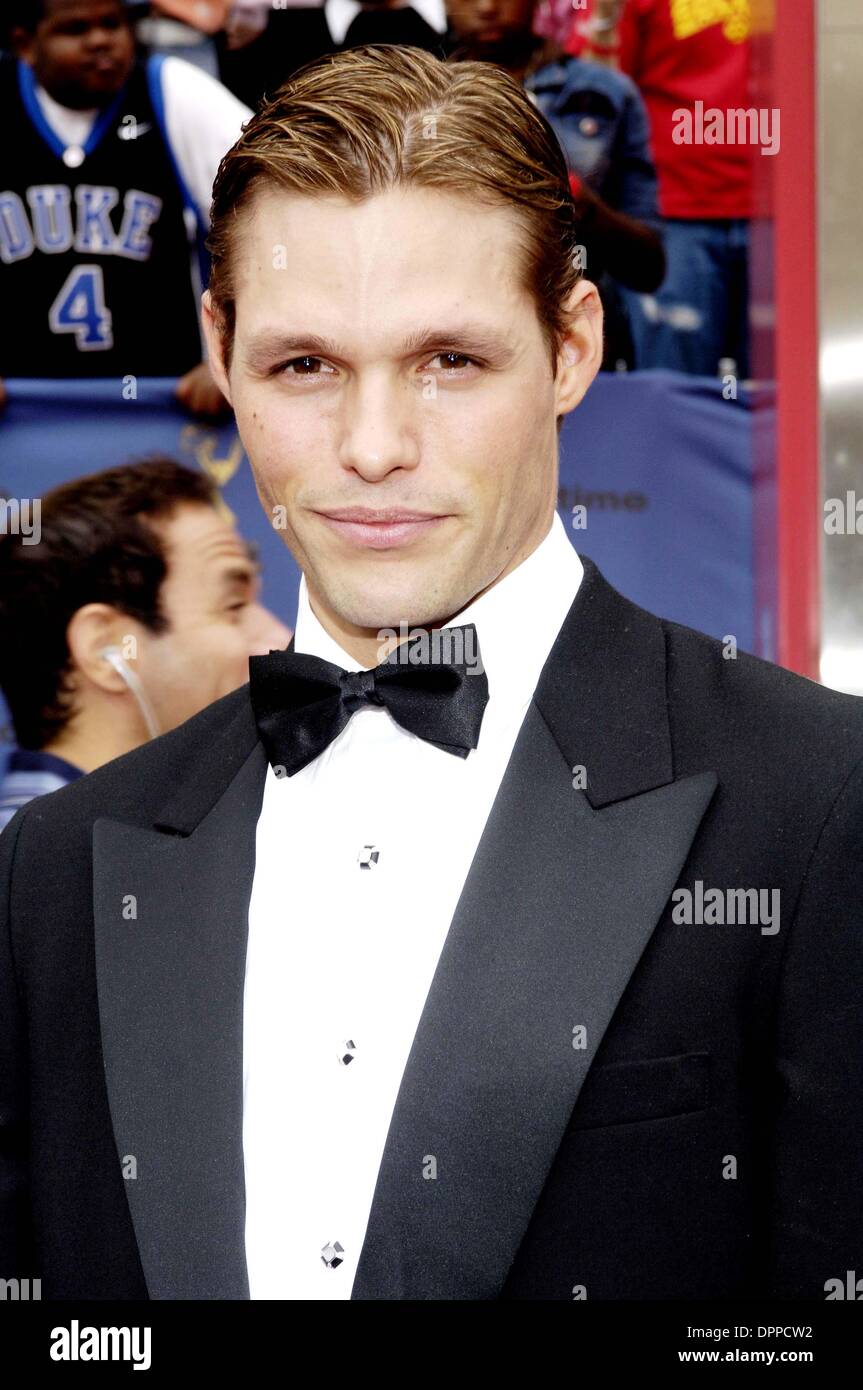 Justin bruening hi-res stock photography and images - Alamy