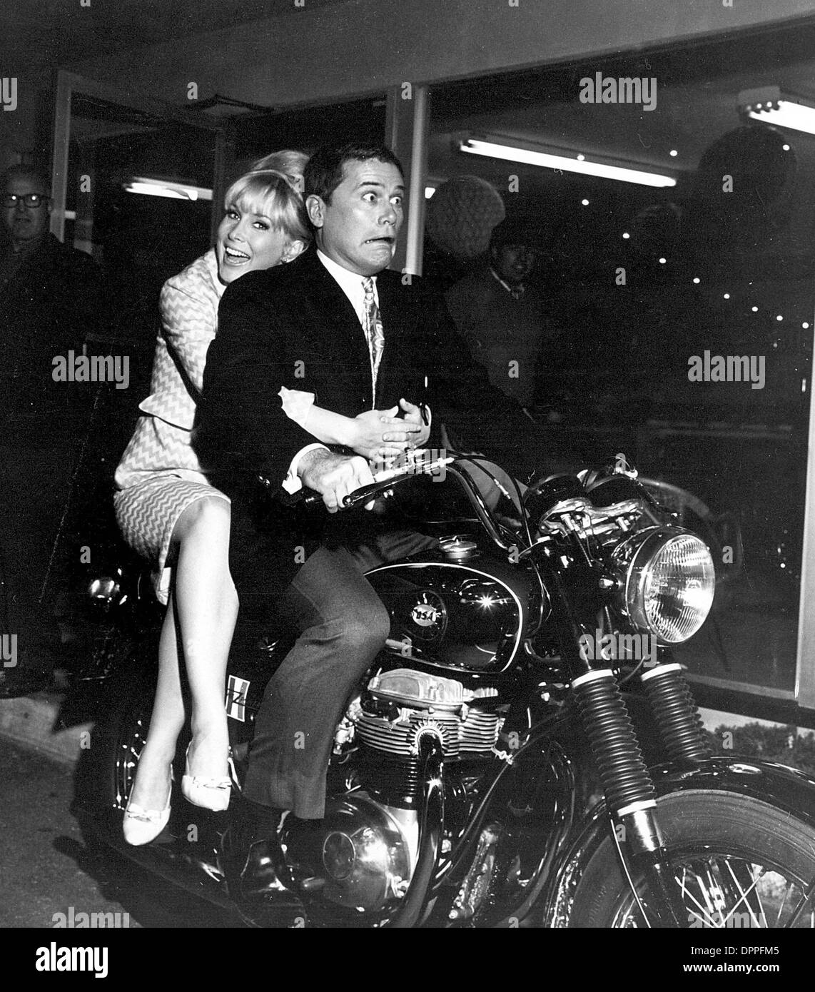 Barbara Eden Larry Hagman