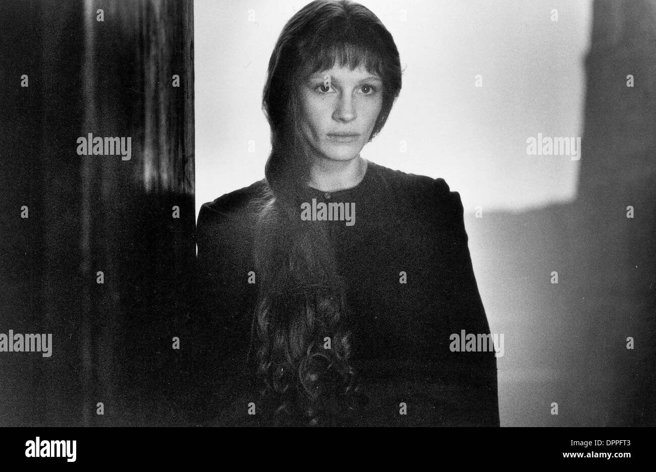 May 22, 2006 - A11688.JULIA ROBERTS .''MARY REILLY''.SUPPLIED BY TV ...