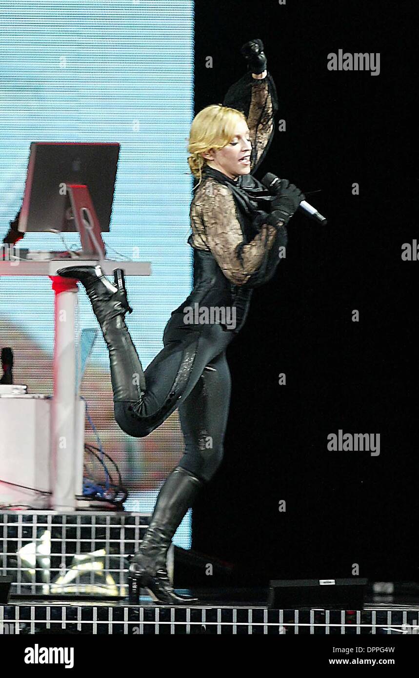 June 29, 2006 - K48469LCV.MADONNA OPENING NIGHT CONCERT '' CONFESSION ...