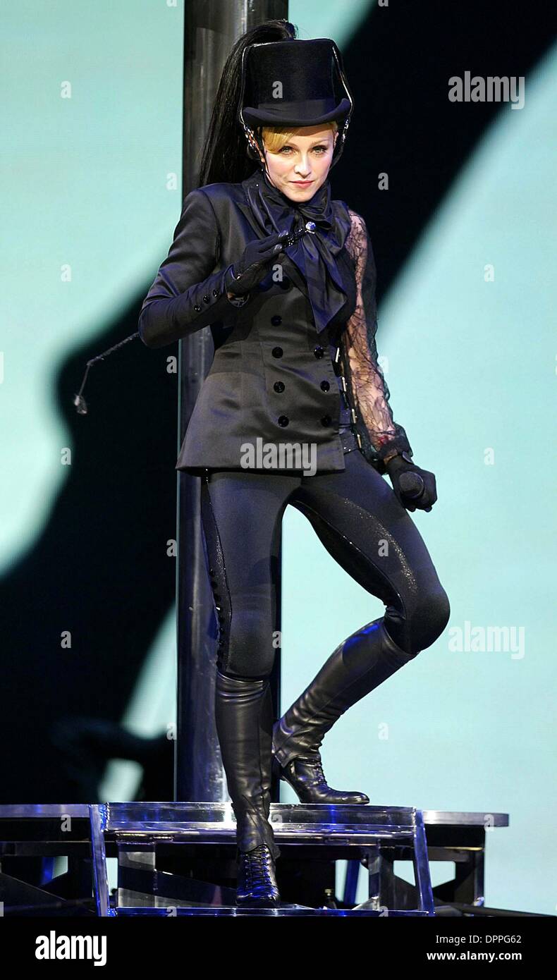June 29, 2006 - K48469LCV.MADONNA OPENING NIGHT CONCERT '' CONFESSION ...