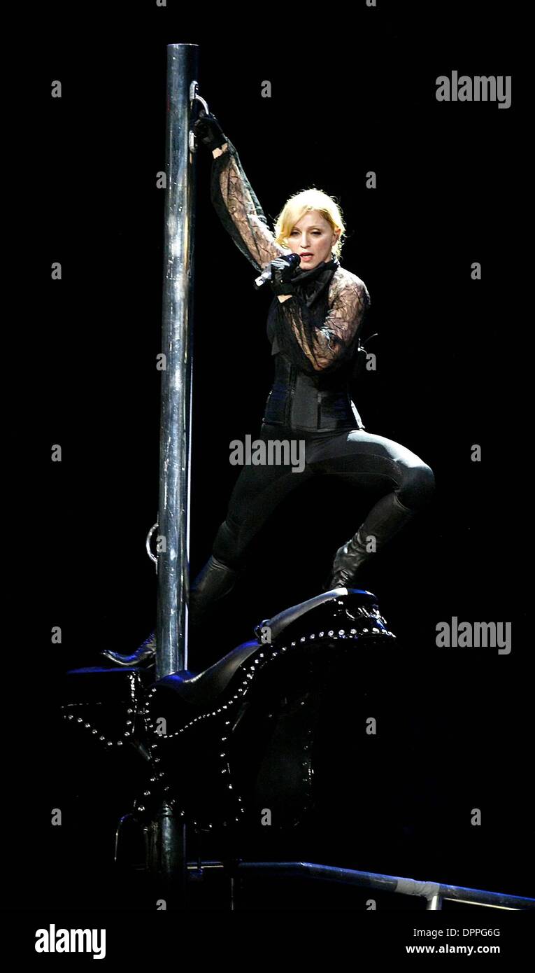 June 29, 2006 - K48469LCV.MADONNA OPENING NIGHT CONCERT '' CONFESSION ...