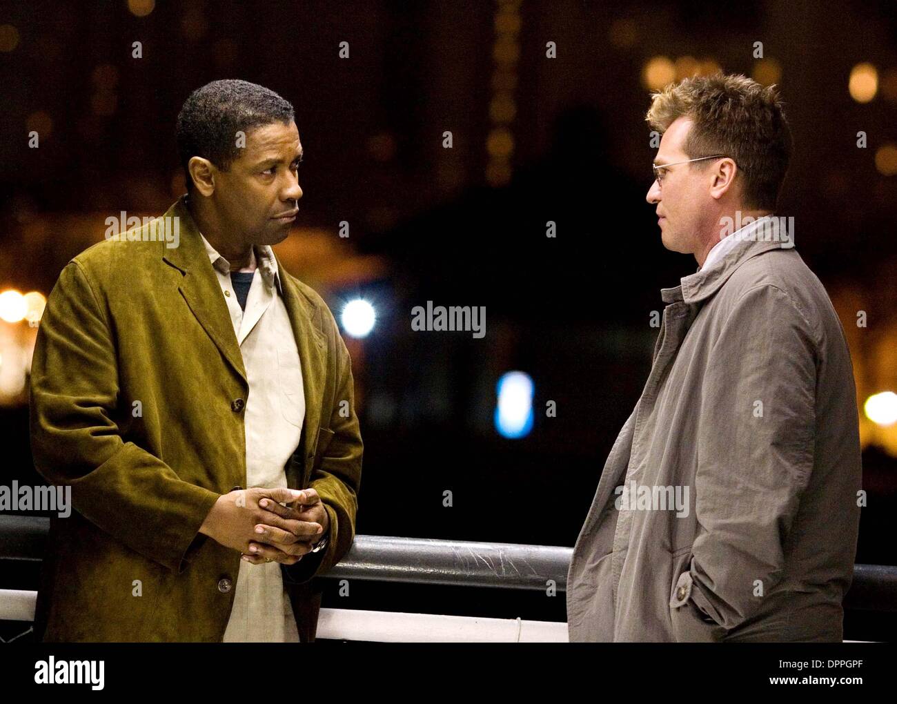 L r denzel washington hi-res stock photography and images - Alamy