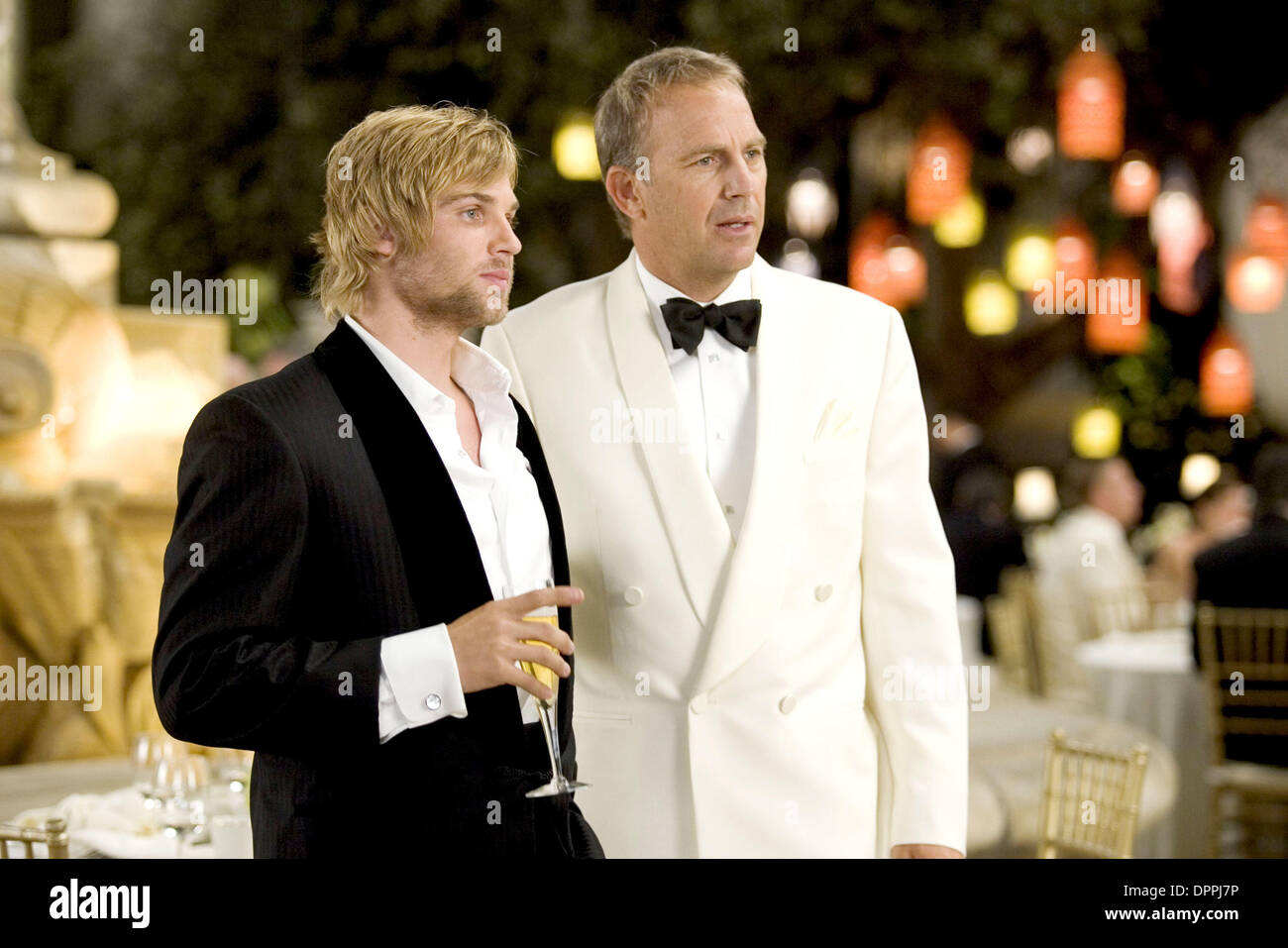 Jennifer aniston kevin costner hi-res stock photography and images - Alamy