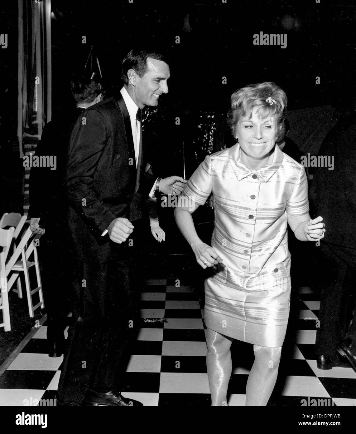Feb. 27, 2006 - DENNIS WEAVER WITH HIS WIFE.B953-1G.SUPPLIED BY (Credit ...