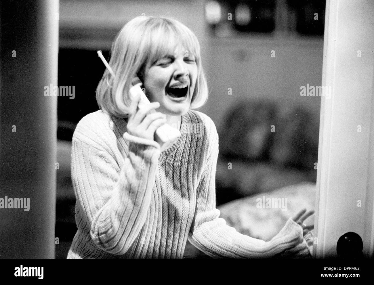 Drew barrymore scream hi-res stock photography and images - Alamy