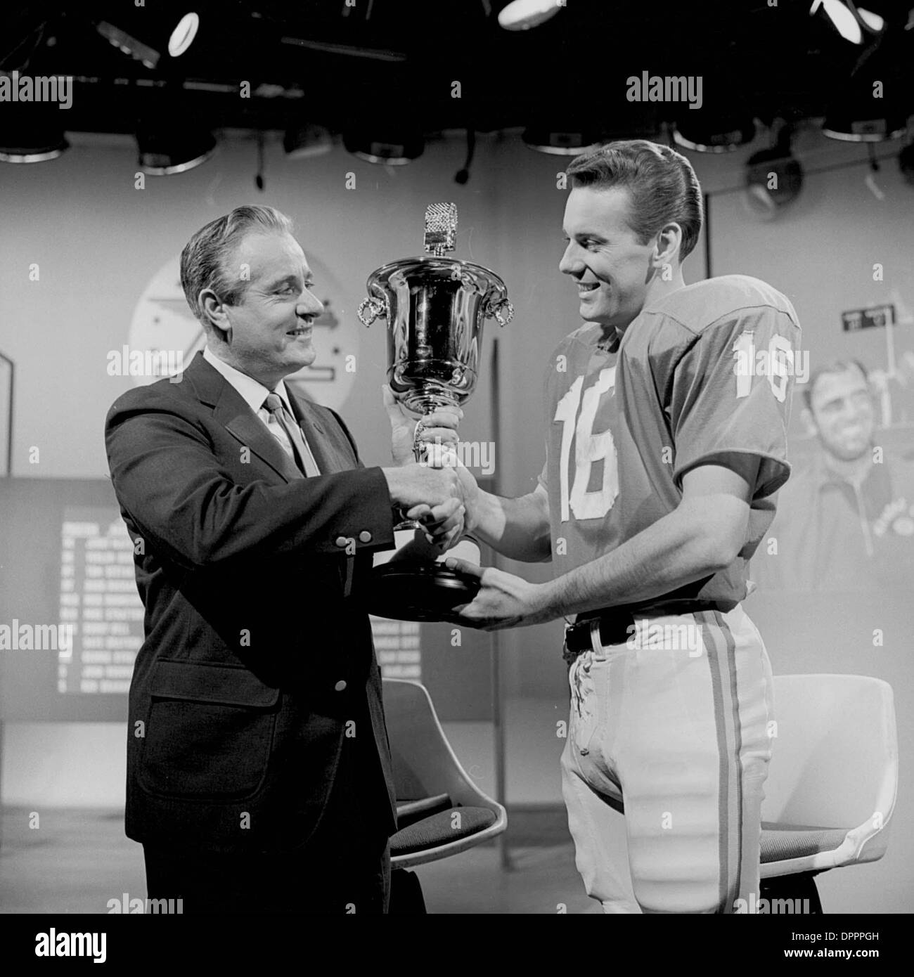 Feb. 21, 2006 - CURT GOWDY WITH LEN DAWSON .#47147-9.SUPPLIED BY NBC ...